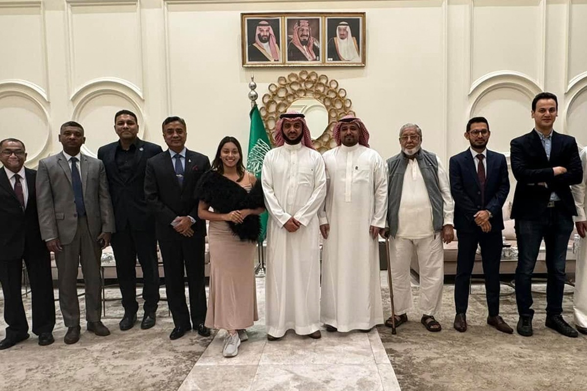 Meghna Alam with officials of Saudi Embassy in Bangladesh - BLiTZ